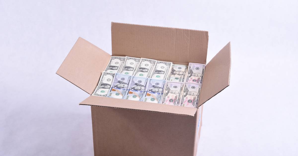 Gaylord vs. Standard Cardboard Boxes: What’s the Difference?