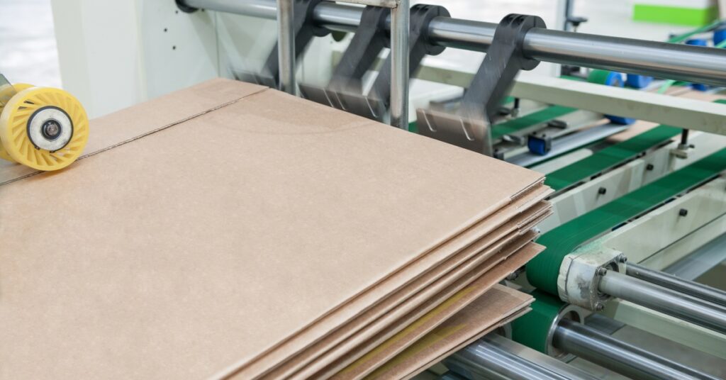 The Production Process of Making Cardboard Boxes and Totes